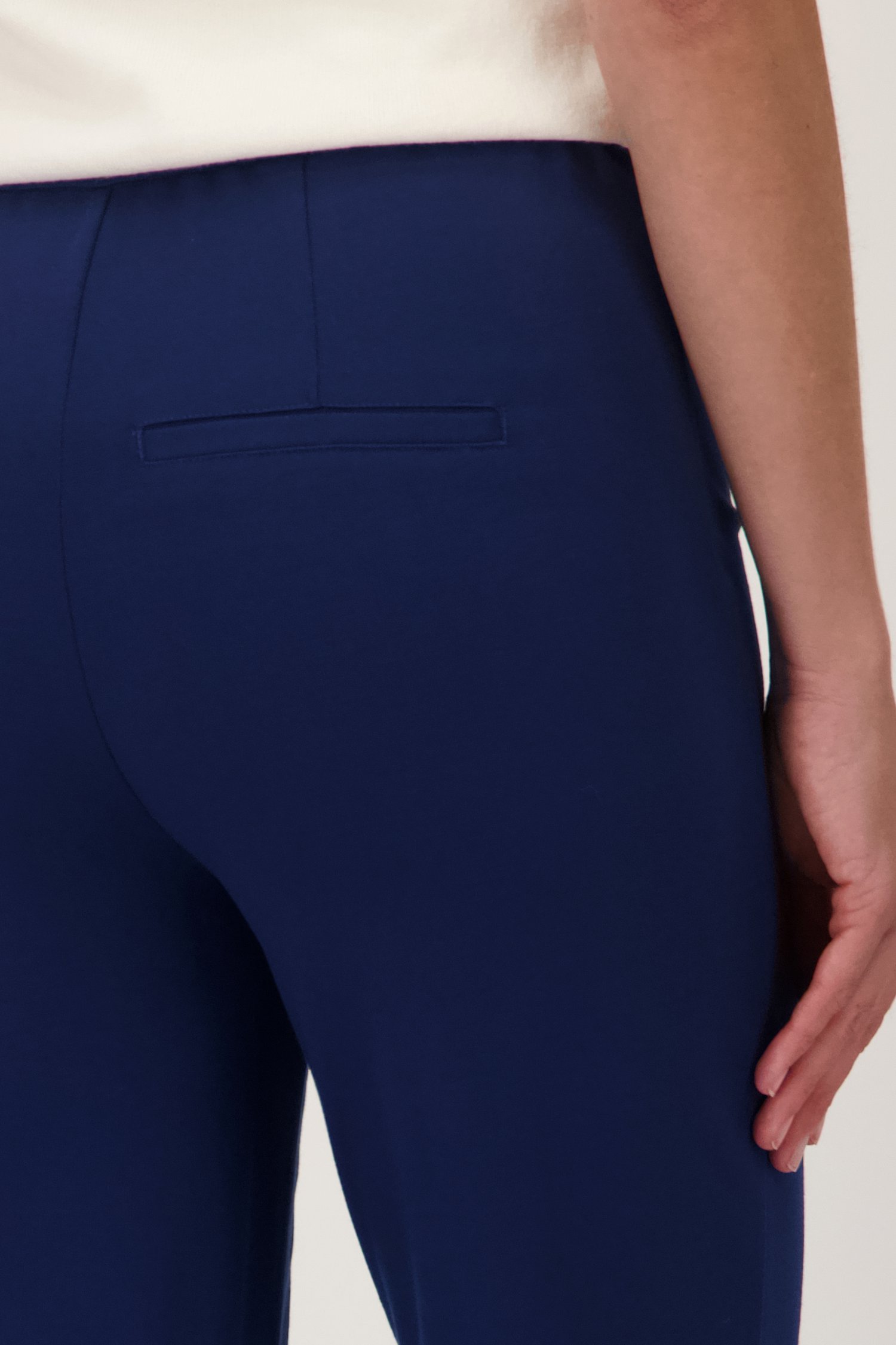 Blauwe broek met stretch van Claude Arielle | 7003194 | Dames | e5