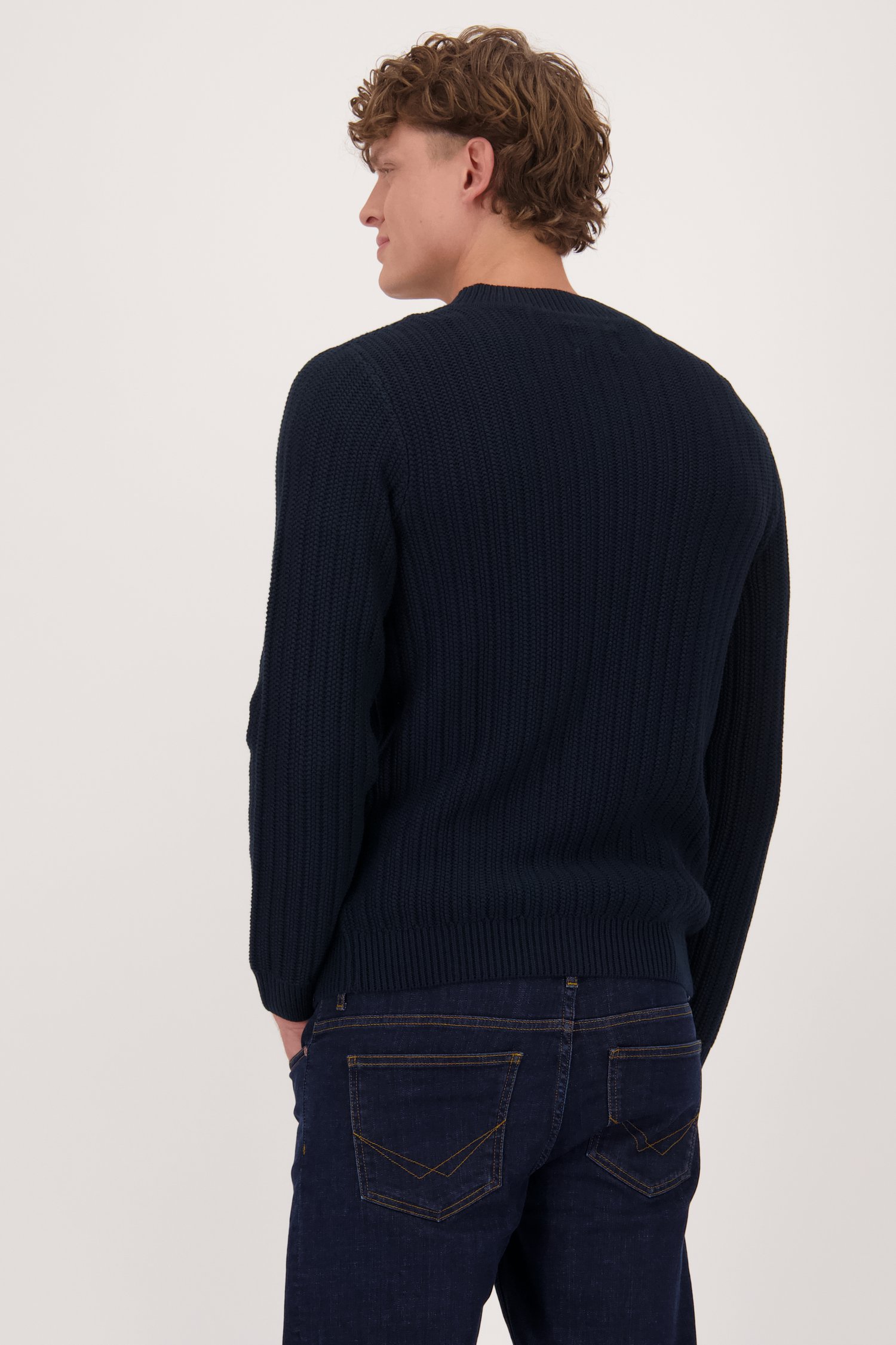 Donkerblauwe geribde trui met V-hals van Ravøtt | 3497858 | Heren | e5