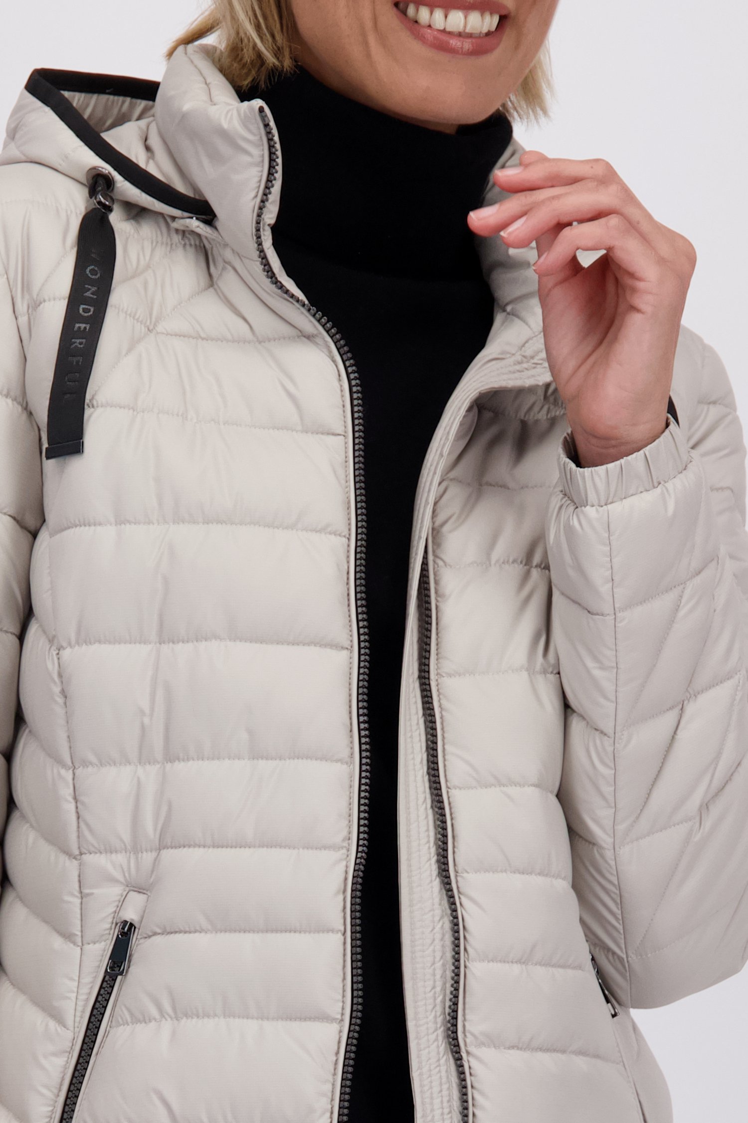 Lange beige regenjas met afneembare kap van Barbara Lebek | 7571656 ...
